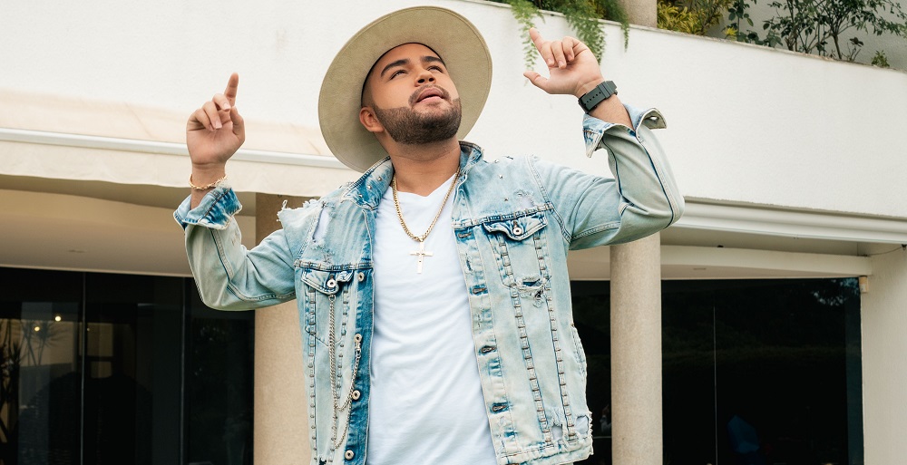 Gio Fernández celebra el éxito de su álbum “Evolución” - Colombia Music Inc Gio Fernández celebra el éxito de su álbum “Evolución” - Colombia Music Inc